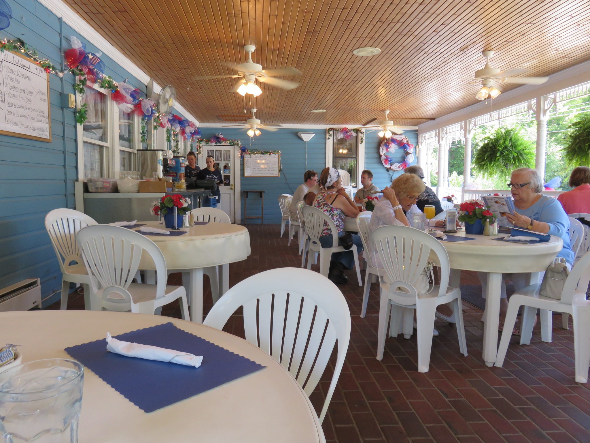 Exploring St. Louis One Meal at a Time: Blue Owl Restaurant (Kimmswick ...